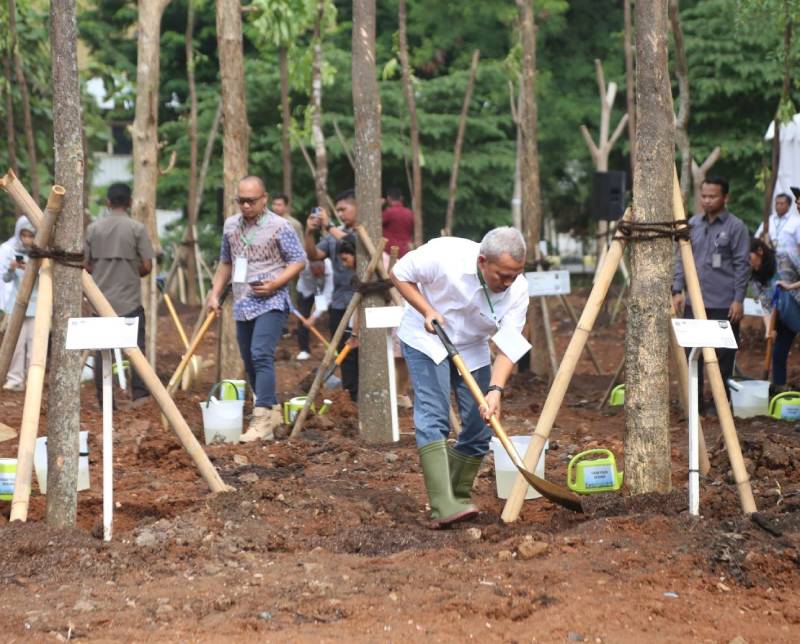 Sumbang 500 Bibit Pohon Astra Ciptakan Dampak Positif Melalui Gerakan Tanam Pohon Bersama